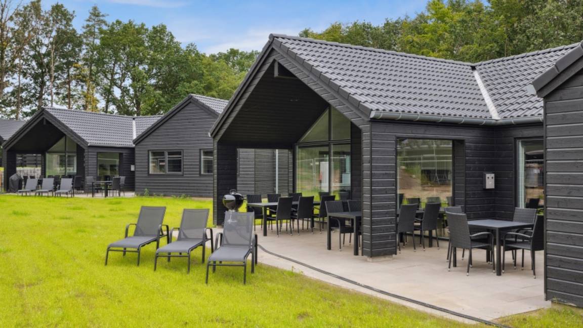 221 M² Ferienhaus ∙ 6 Schlafzimmer ∙ 16 Gäste - Dobbertin