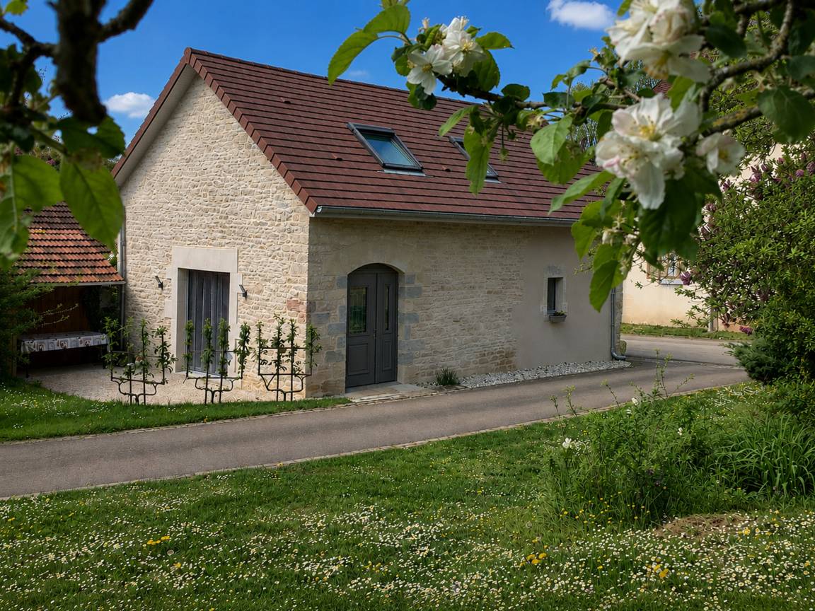 80 M² Cottage ∙ 2 Bedrooms ∙ 5 Guests - Alps