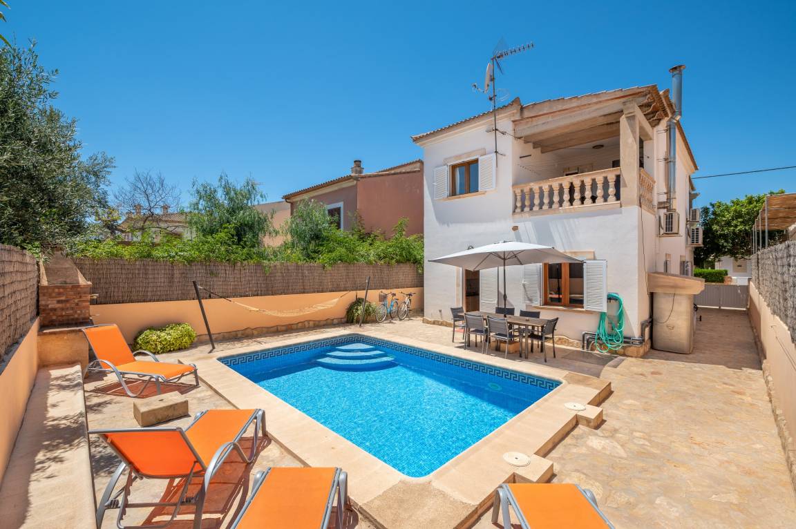 120 M² Villa ∙ 4 Bedrooms ∙ 8 Guests - Mallorca