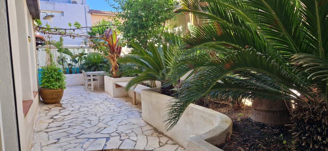 160 M² House ∙ 4 Bedrooms ∙ 8 Guests - Marseille