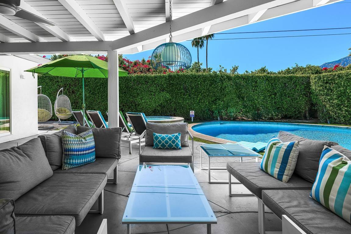 Villa ∙ 4 Bedrooms ∙ 8 Guests - Palm Springs, CA