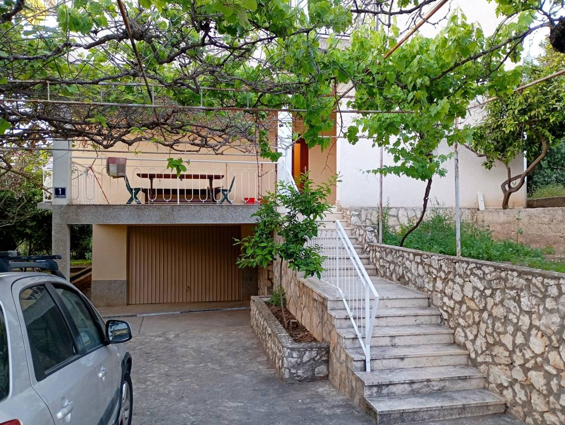 100 M² Apartment ∙ 3 Bedrooms ∙ 6 Guests - Trogir