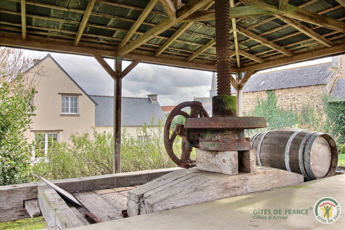 79 M² Gîte ∙ 2 Chambres ∙ 4 Personnes - Jugon-les-Lacs