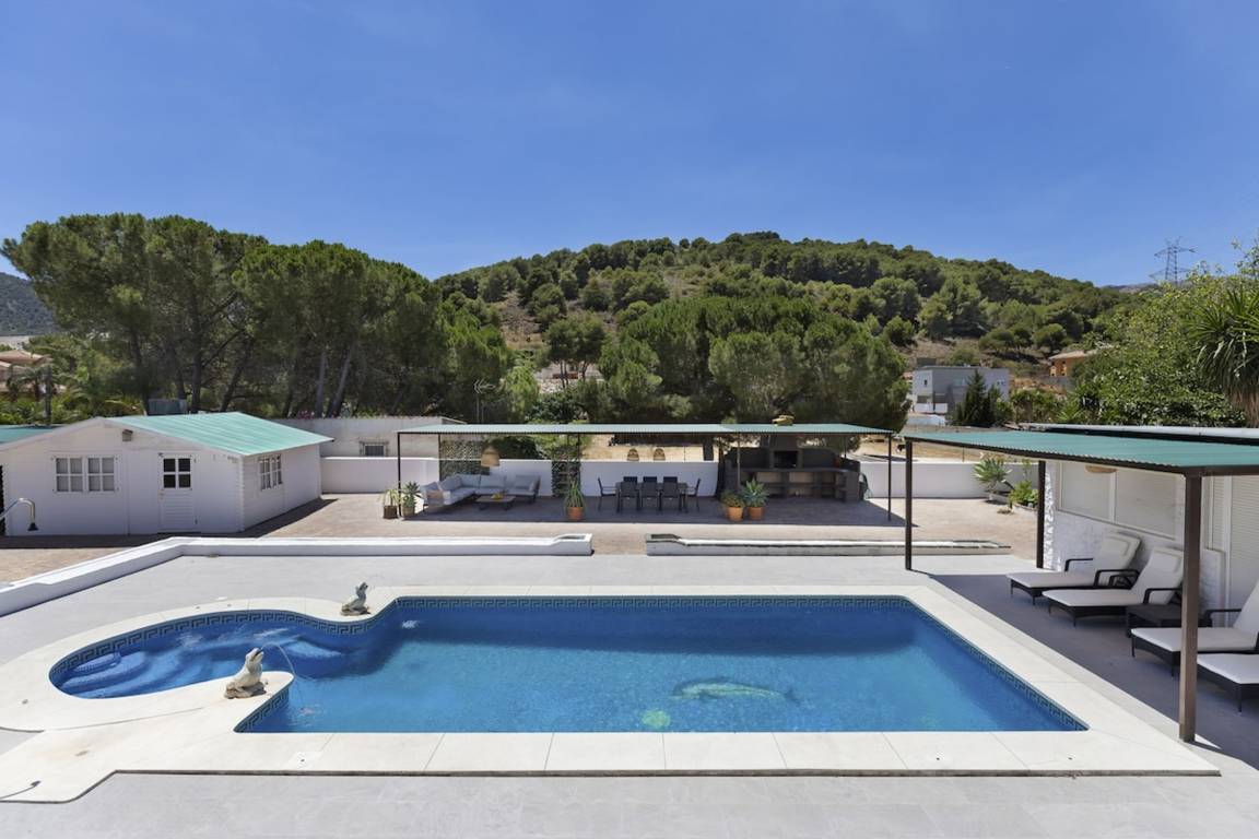 Villa ∙ 4 Bedrooms ∙ 8 Guests - Municipality of Torremolinos