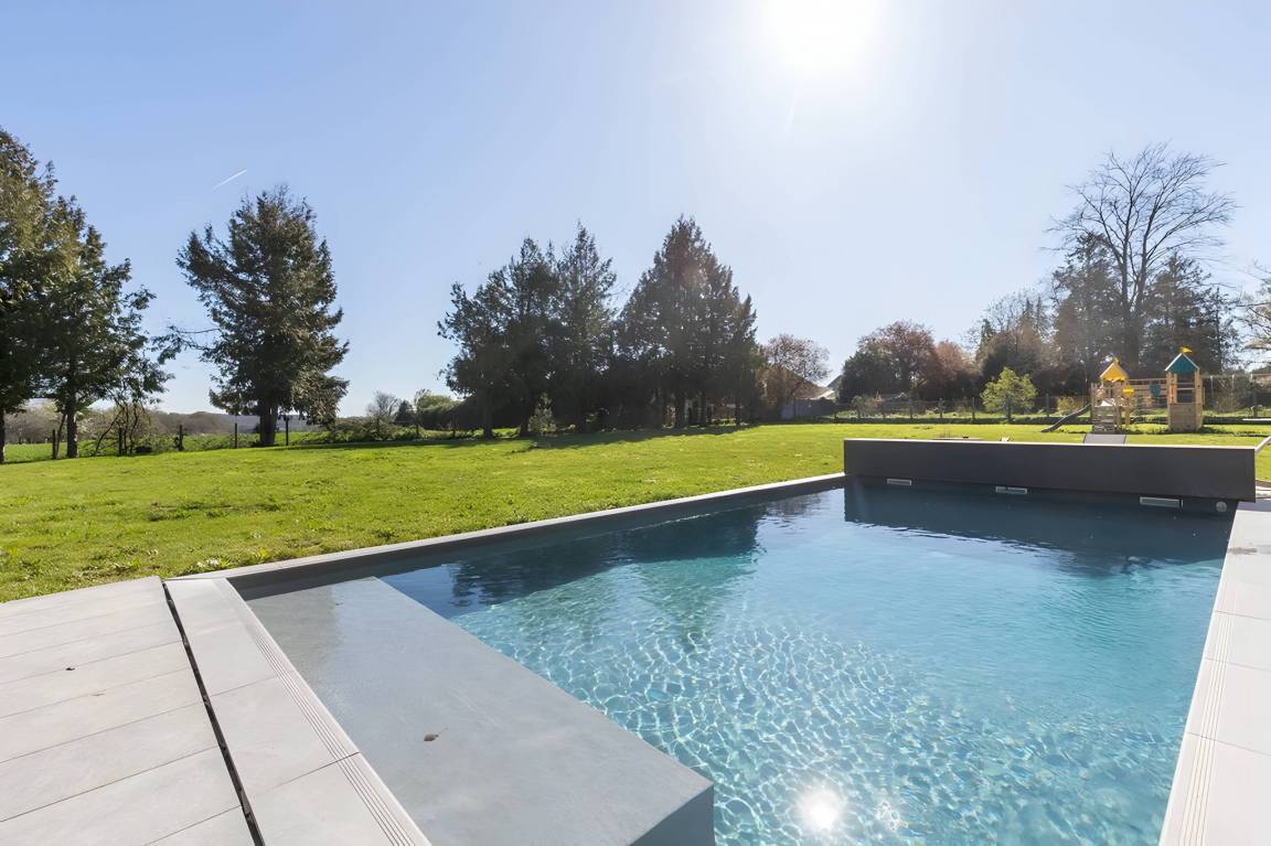 240 M² Villa ∙ 5 Bedrooms ∙ 10 Guests - Le Mans