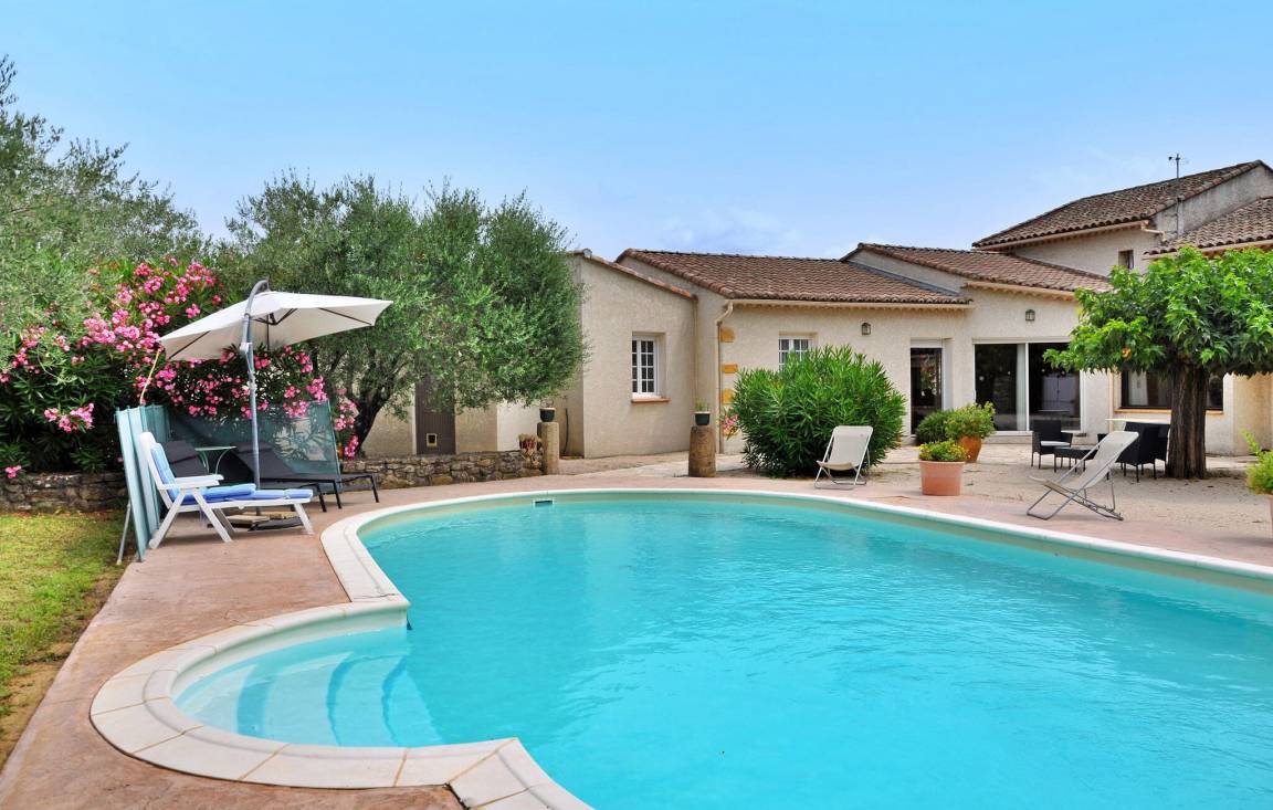 200 M² Maison De Vacances ∙ 3 Chambres ∙ 6 Personnes - Uzès