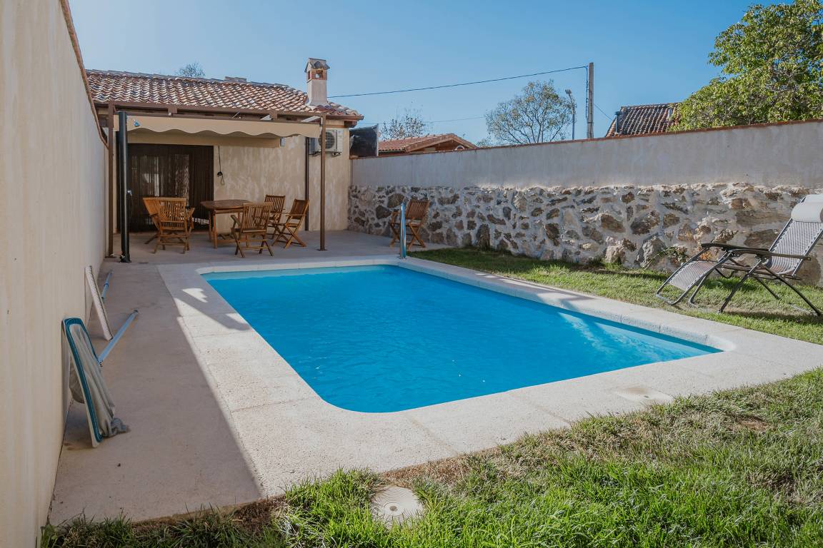 150 M² Casa ∙ 3 Habitaciones ∙ 8 Huéspedes - Turégano