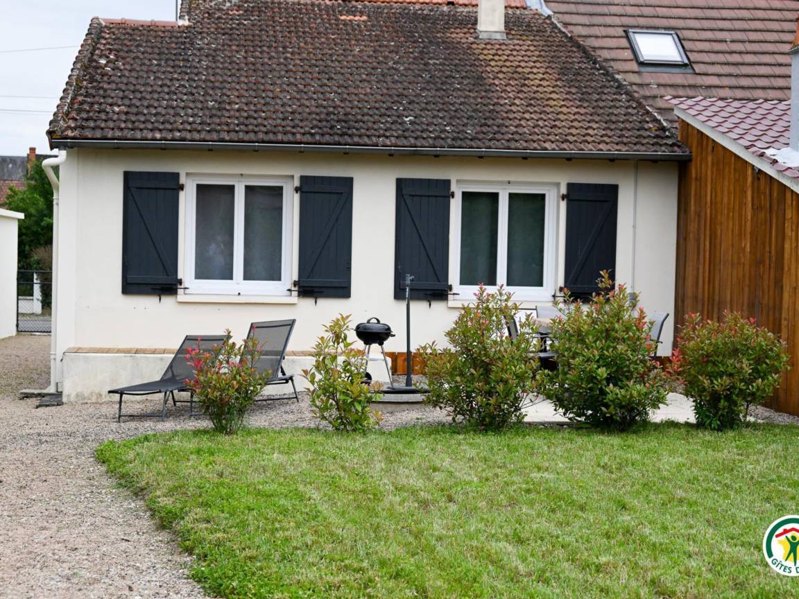 60 M² Cottage ∙ 2 Bedrooms ∙ 4 Guests - Moulins