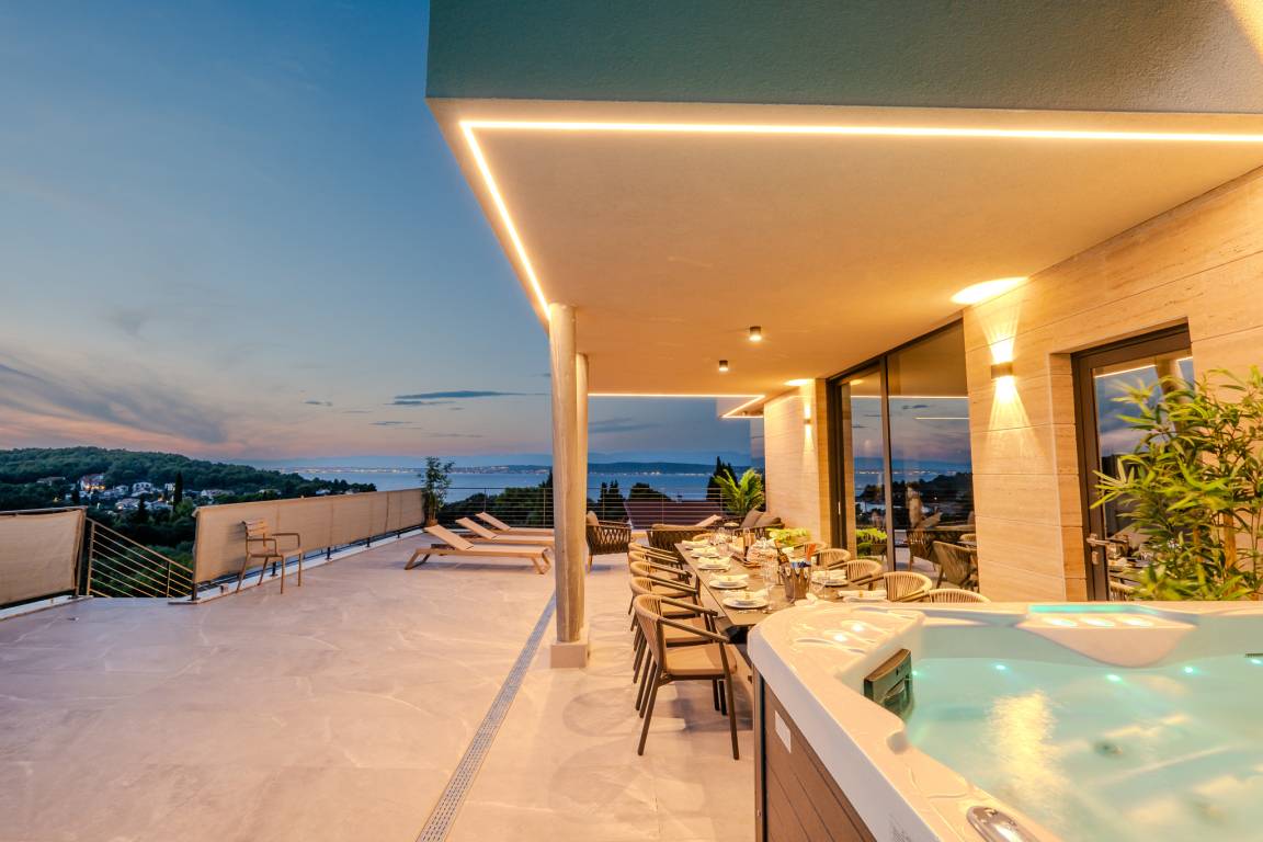 1100 M² Villa ∙ 6 Bedrooms ∙ 14 Guests - Sukošan