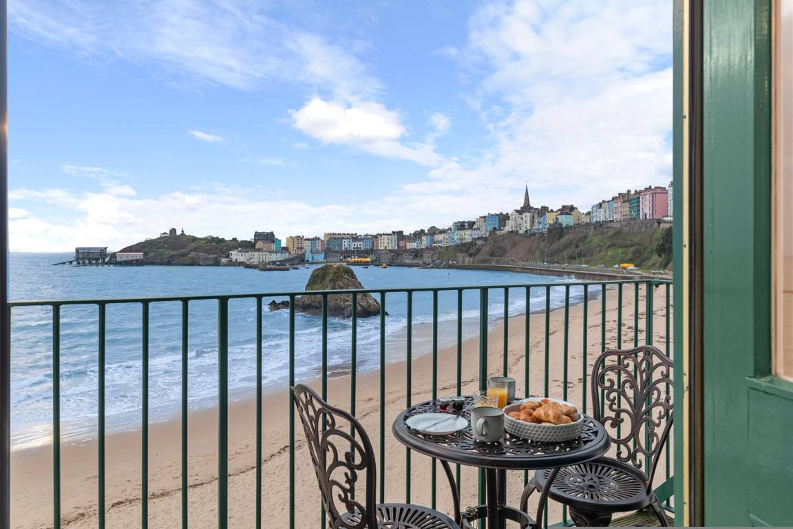 950 M² Apartment ∙ 2 Bedrooms ∙ 4 Guests - Tenby