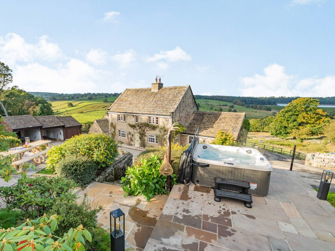 Cottage ∙ 4 Bedrooms ∙ 8 Guests - Ilkley