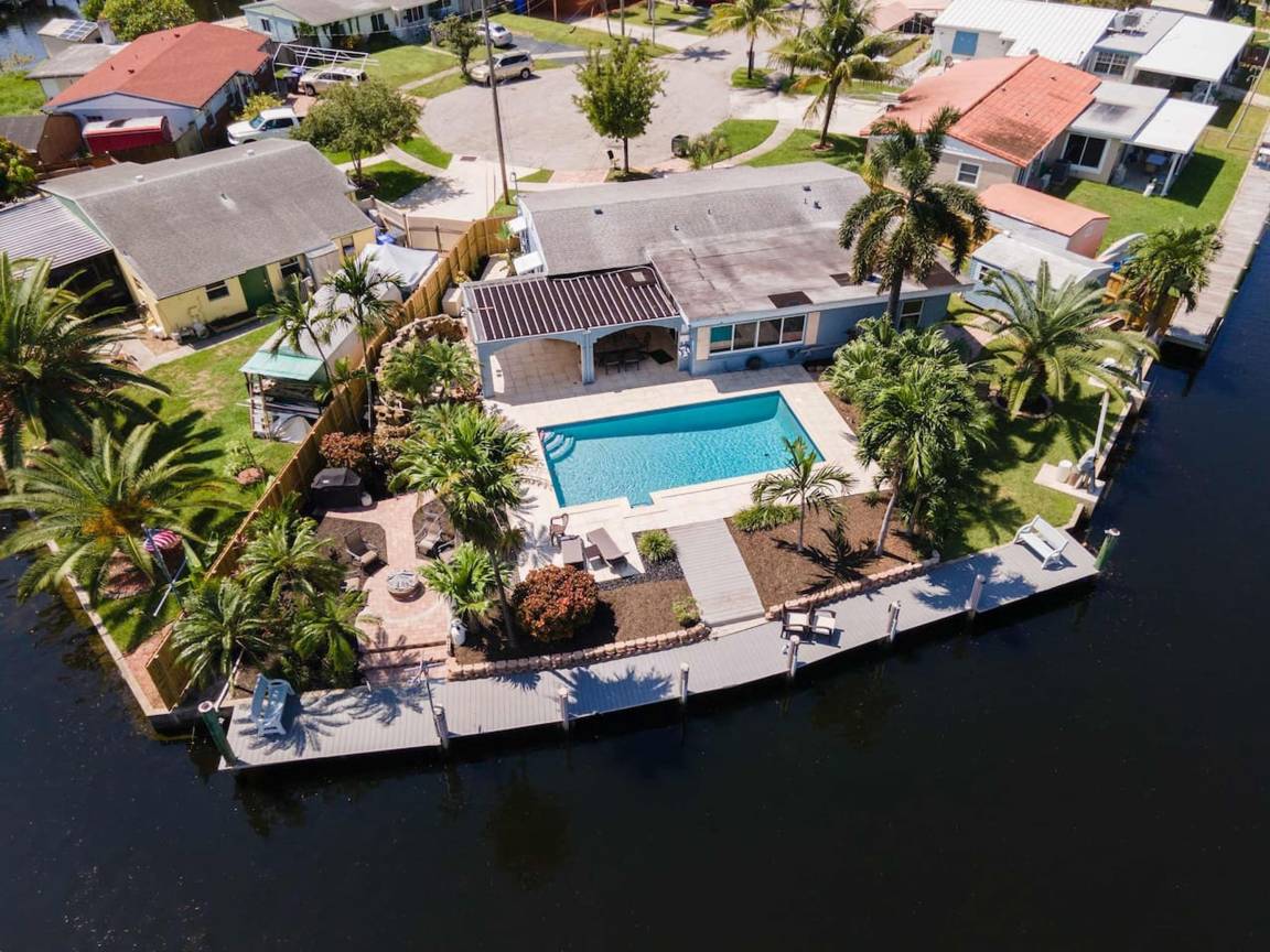 Villa ∙ 4 Bedrooms ∙ 8 Guests - Hollywood, FL