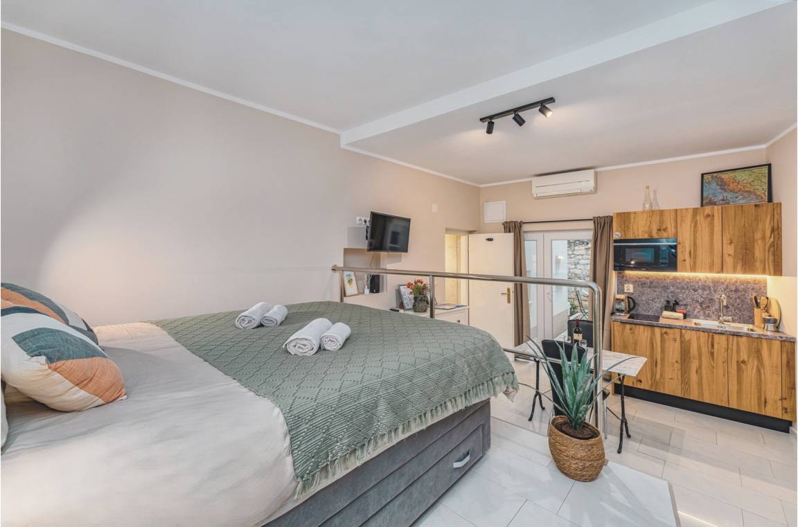 30 M² Ferienwohnung ∙ 1 Schlafzimmer ∙ 2 Gäste - Šibenik