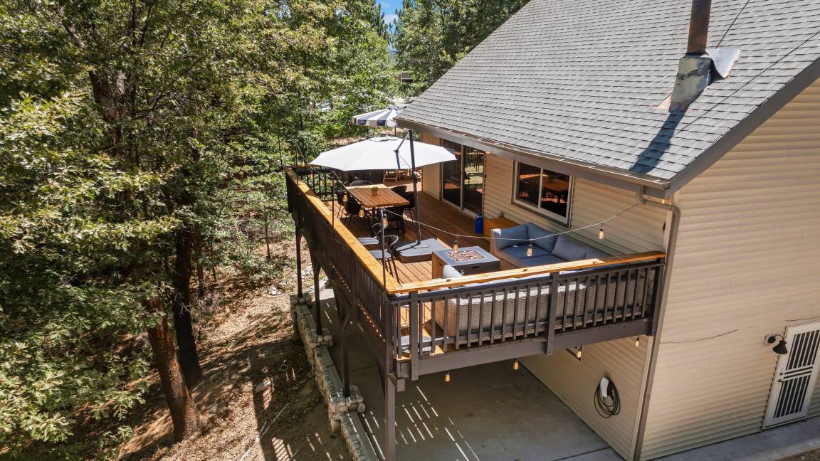 213 M² House ∙ 5 Bedrooms ∙ 12 Guests - Lake Arrowhead, CA