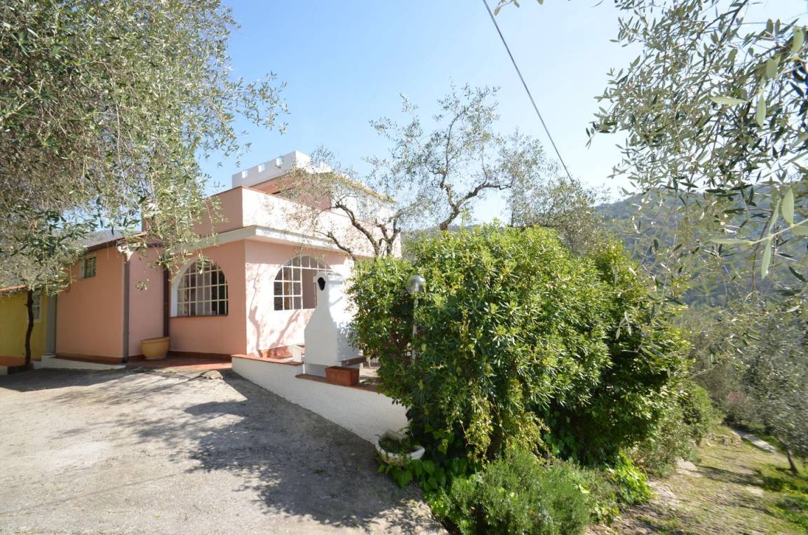 90 M² Ferienhaus ∙ 2 Schlafzimmer ∙ 5 Gäste - Imperia