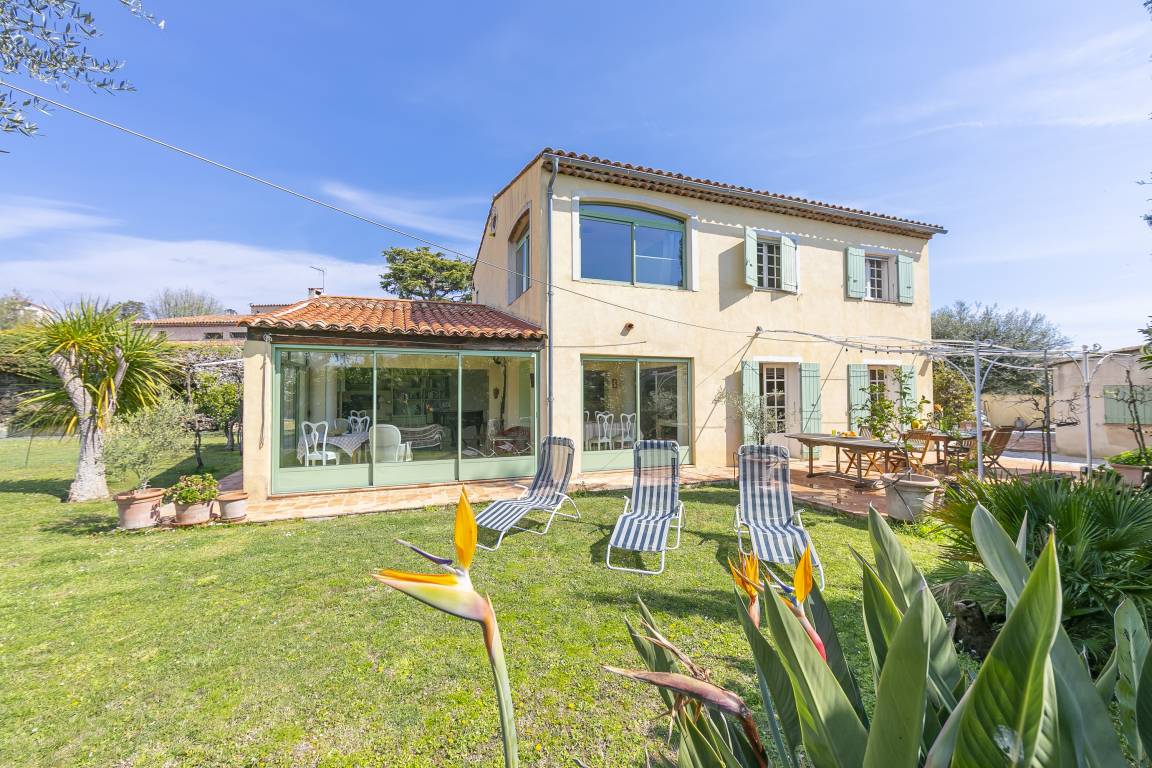 200 M² House ∙ 3 Bedrooms ∙ 6 Guests - Antibes