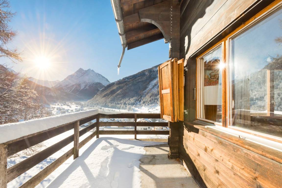 180 M² Chalet ∙ 4 Bedrooms ∙ 8 Guests - Switzerland
