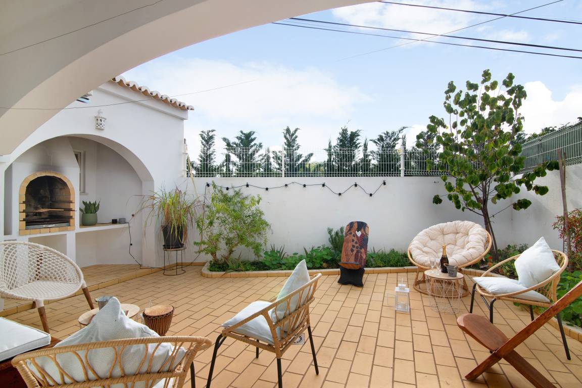 270 M² Villa ∙ 3 Bedrooms ∙ 8 Guests - Porches