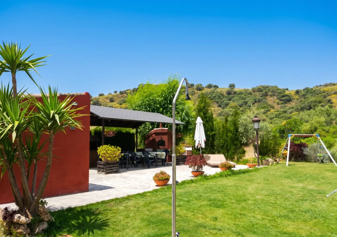 426 M² Villa ∙ 5 Habitaciones ∙ 16 Huéspedes - Ubrique