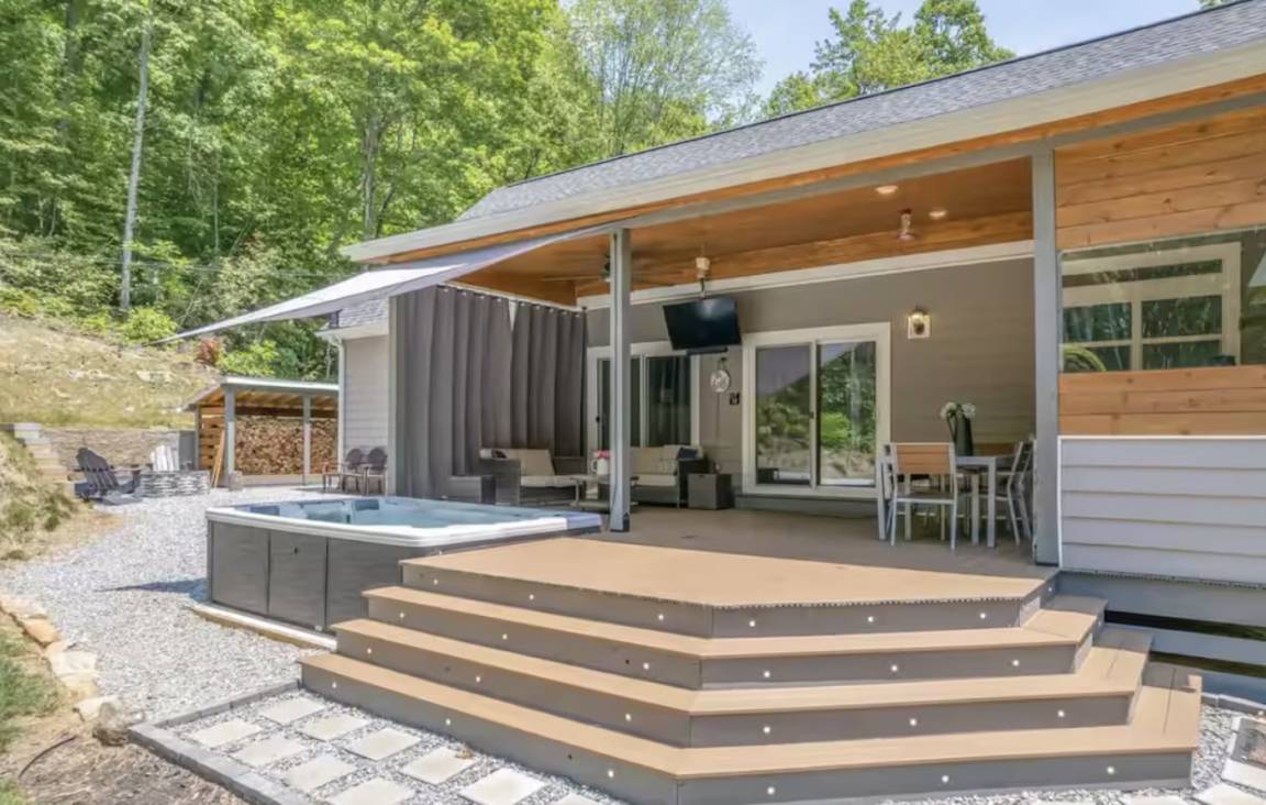 289 M² House ∙ 5 Bedrooms ∙ 14 Guests - Burntshirt Vineyards, Hendersonville