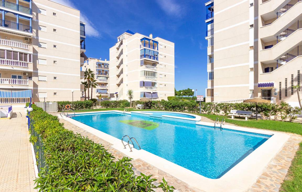 61 M² Apartamento ∙ 2 Habitaciones ∙ 5 Huéspedes - Alicante