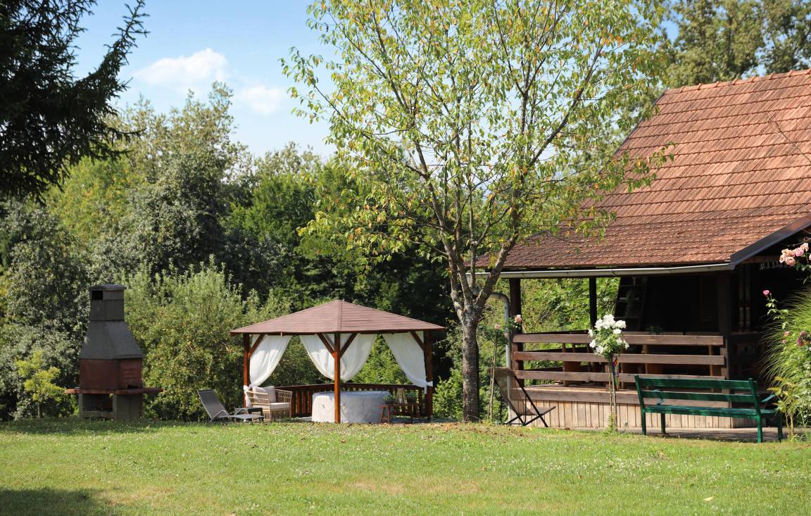 73 M² House ∙ 1 Bedroom ∙ 5 Guests - Metlika