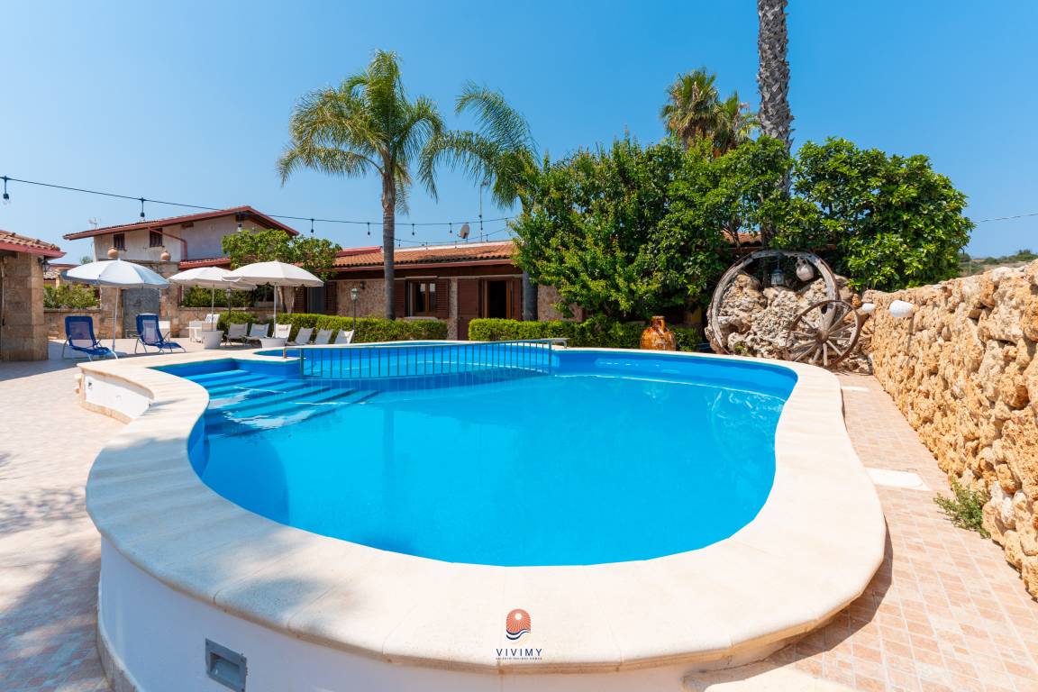 300 M² Villa ∙ 10 Slaapkamers ∙ 22 Gasten - Racale