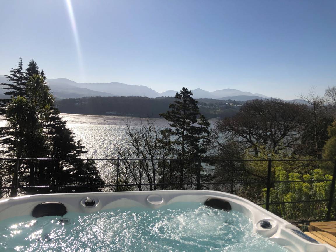 Cottage ∙ 4 Bedrooms ∙ 10 Guests - Bangor