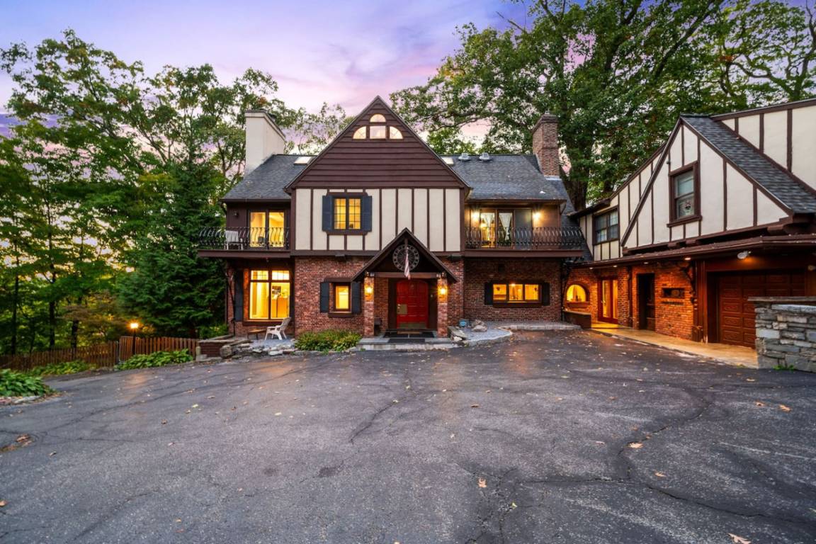 557 M² Talo ∙ 5 Makuuhuonetta ∙ 13 Vierasta - Sleepy Hollow, NY