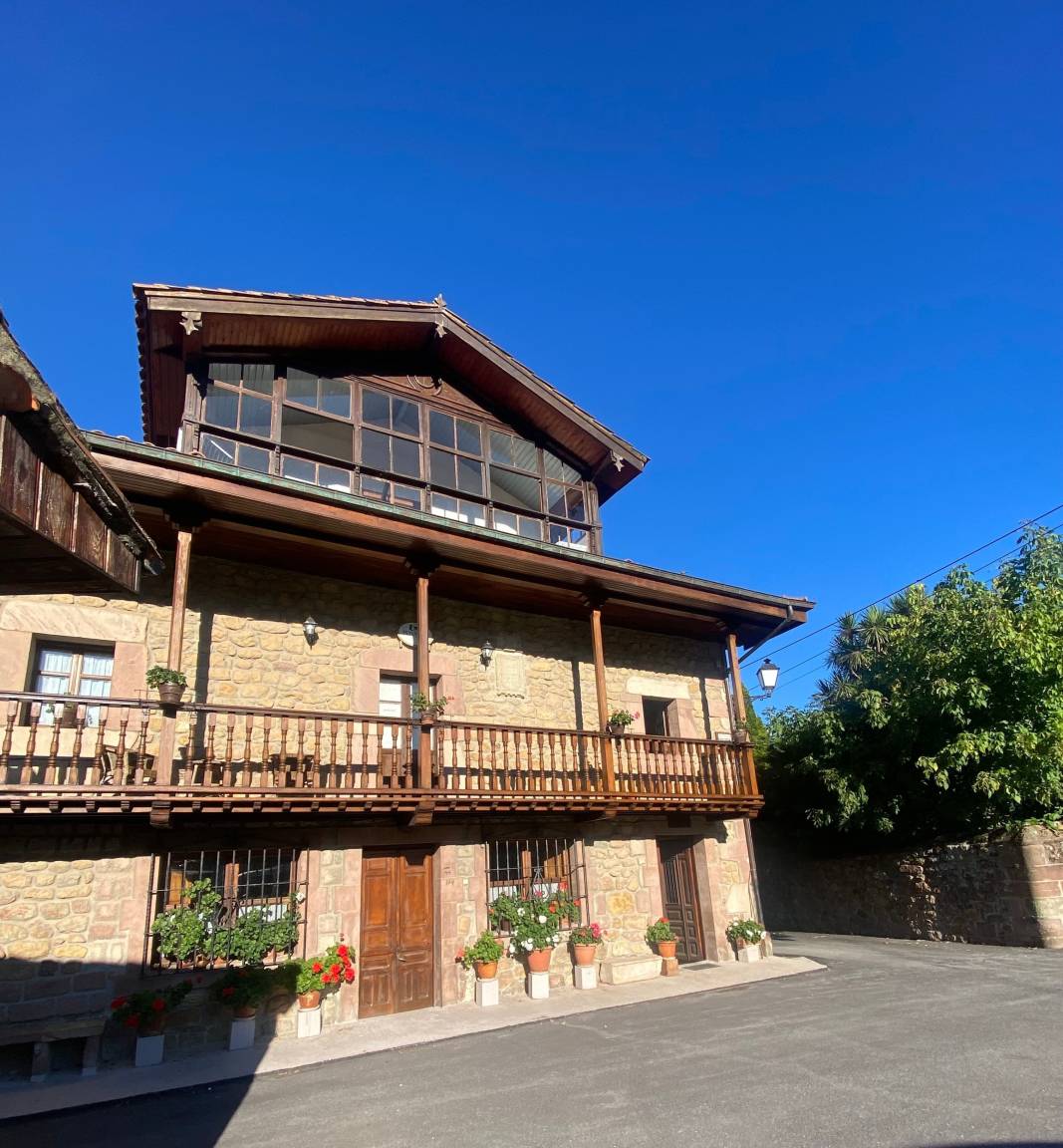 80 M² Aparthotel ∙ 4 Habitaciones ∙ 8 Huéspedes - Cantabria