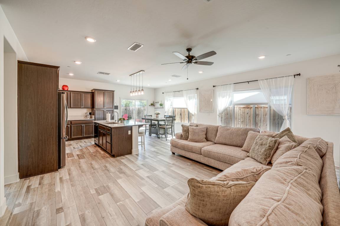 130 M² House ∙ 3 Bedrooms ∙ 6 Guests - Bakersfield, CA