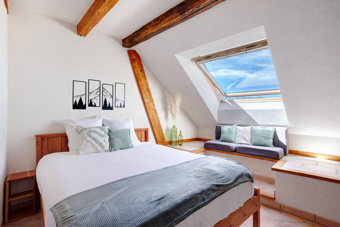 25 M² Chambre D'hôtes ∙ 1 Chambre ∙ 2 Personnes - Embrun