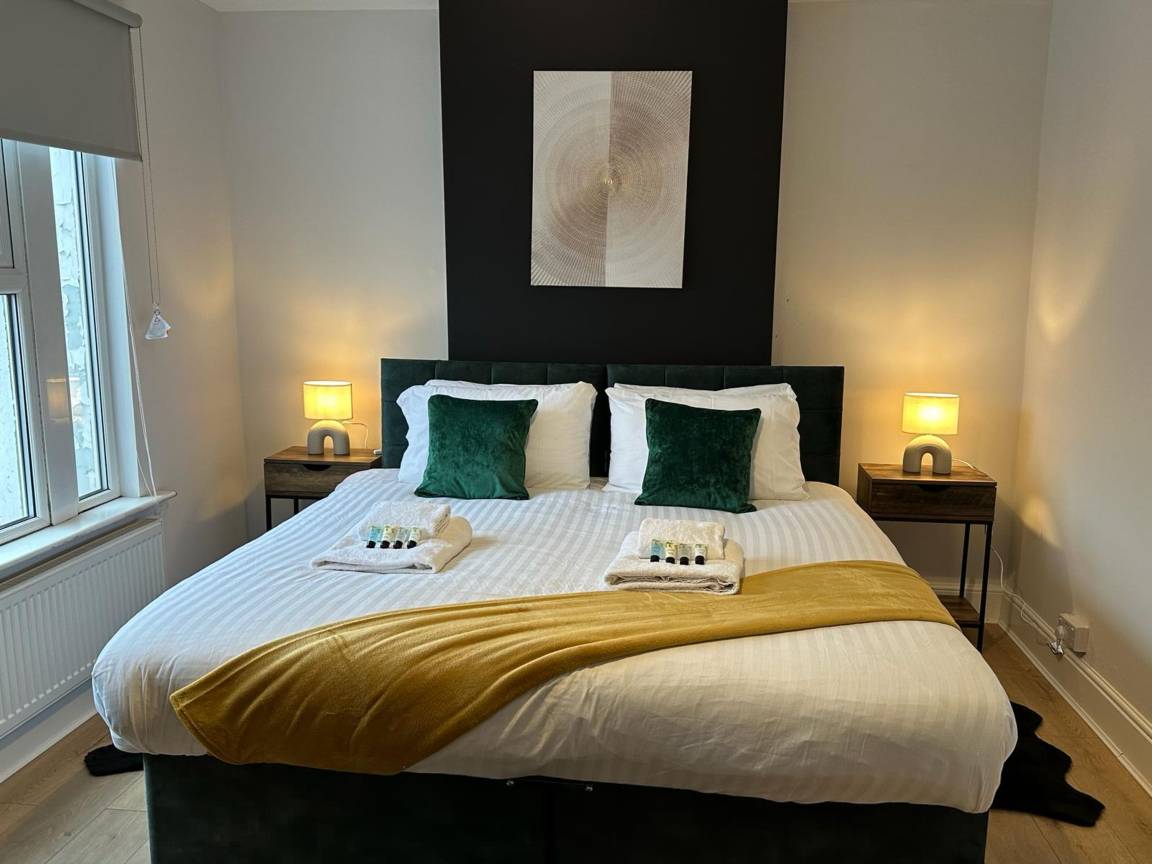 100 M² Villa ∙ 6 Guests - Gloucester, UK