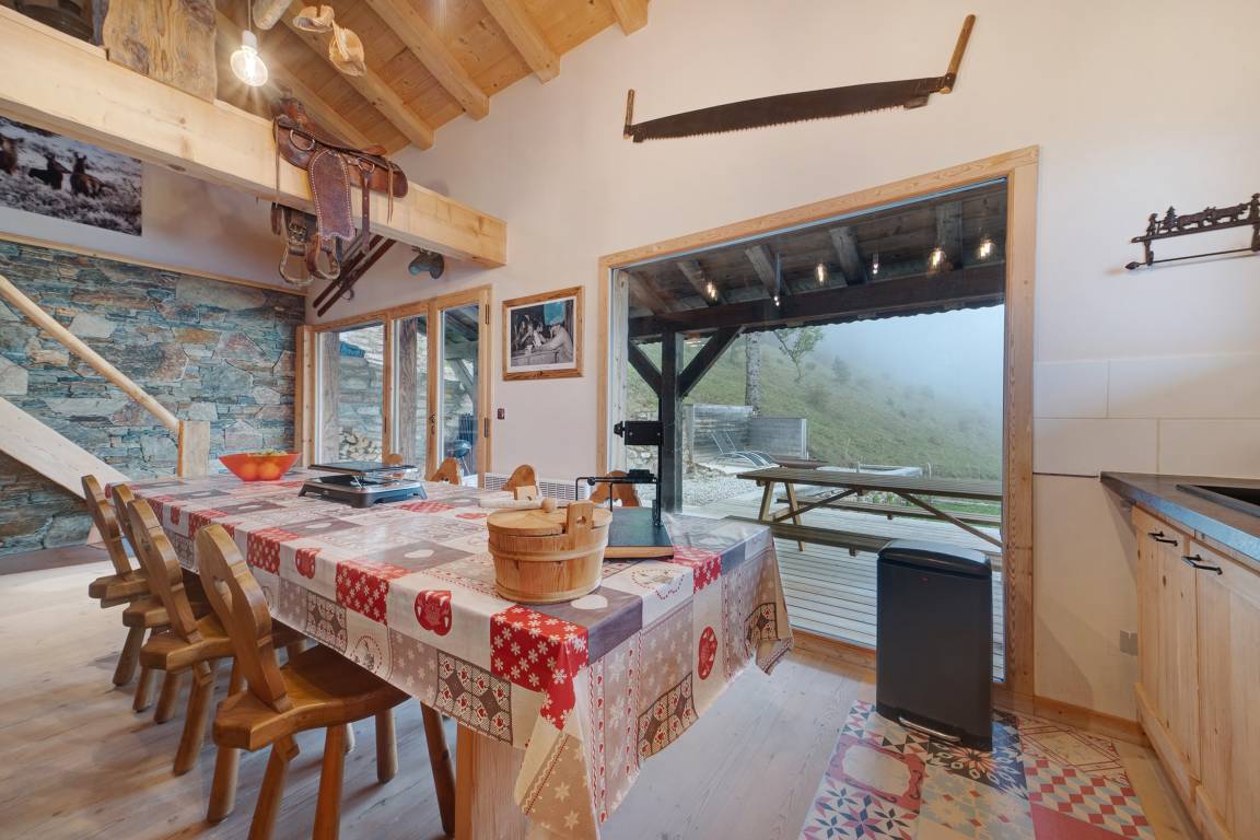 150 M² Chalet ∙ 4 Chambres ∙ 8 Personnes - Bernex