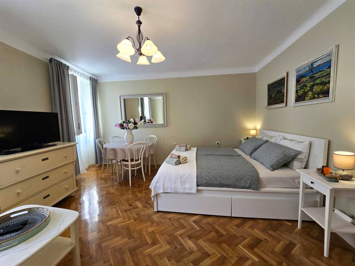 55 M² Huoneisto ∙ 2 Makuuhuonetta ∙ 5 Vierasta - Istrië