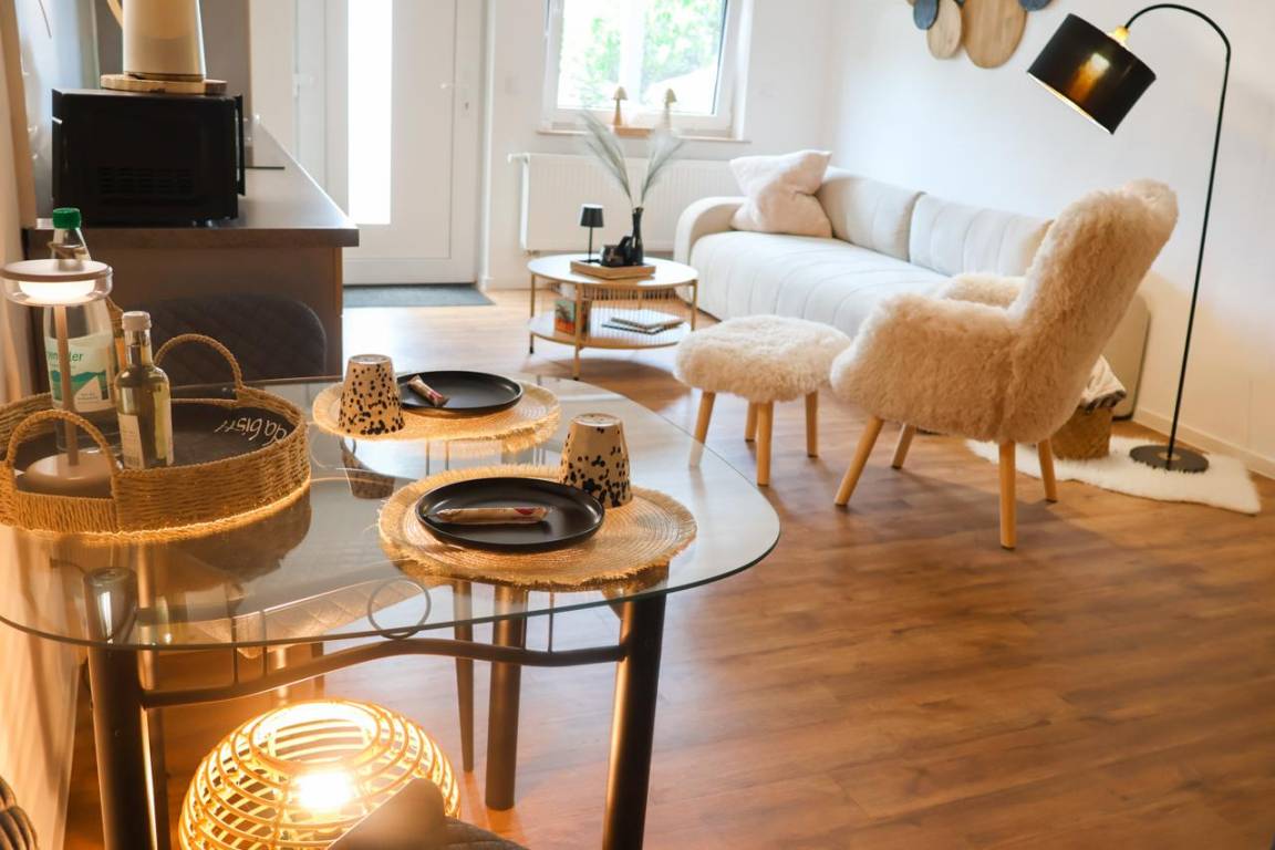 45 M² Ferienwohnung ∙ 1 Schlafzimmer ∙ 2 Gäste - Altenkirchen