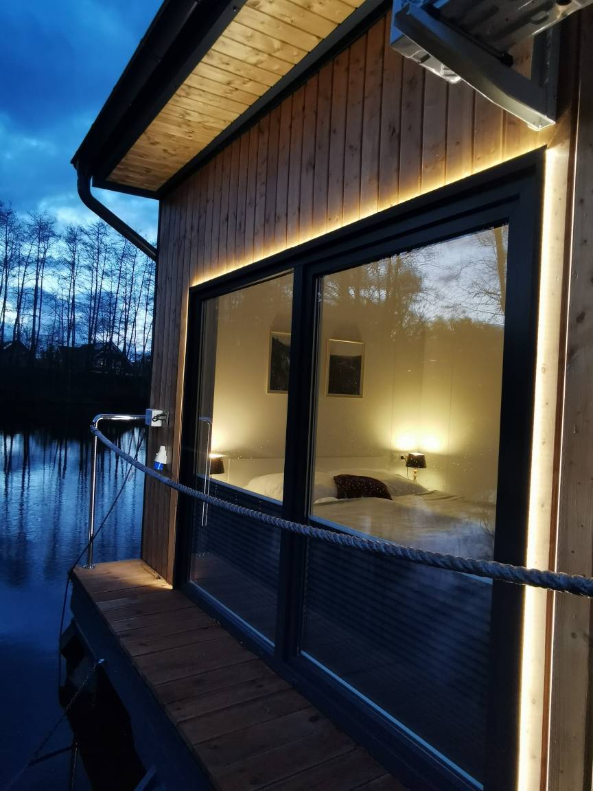 32 M² Hausboot ∙ 1 Schlafzimmer ∙ 6 Gäste - Papenburg