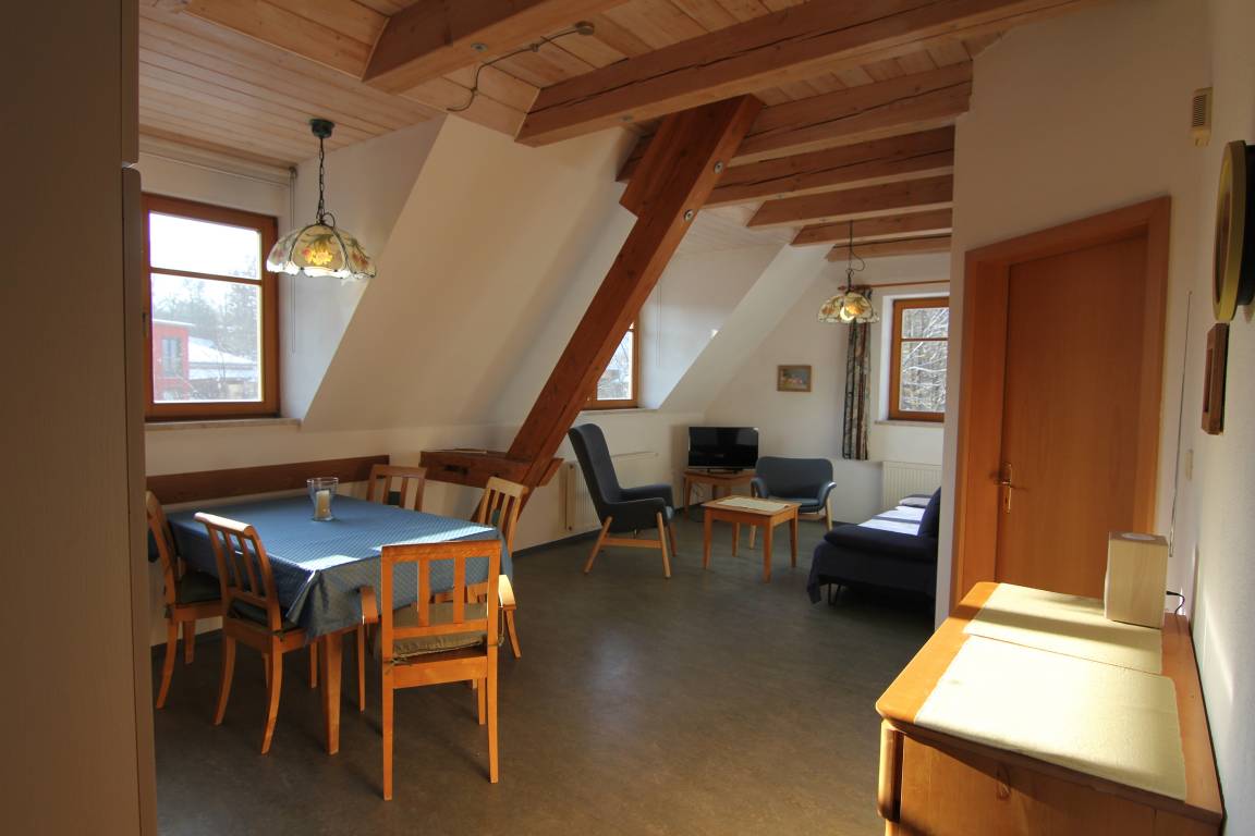 Ferienwohnung ∙ 2 Schlafzimmer ∙ 6 Gäste - Neustadt an der Aisch