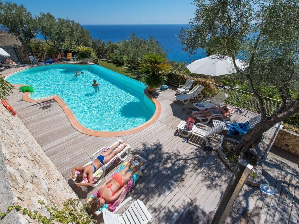 90 M² Appartamento Vacanza ∙ 3 Camere Da Letto ∙ 6 Ospiti - Spotorno