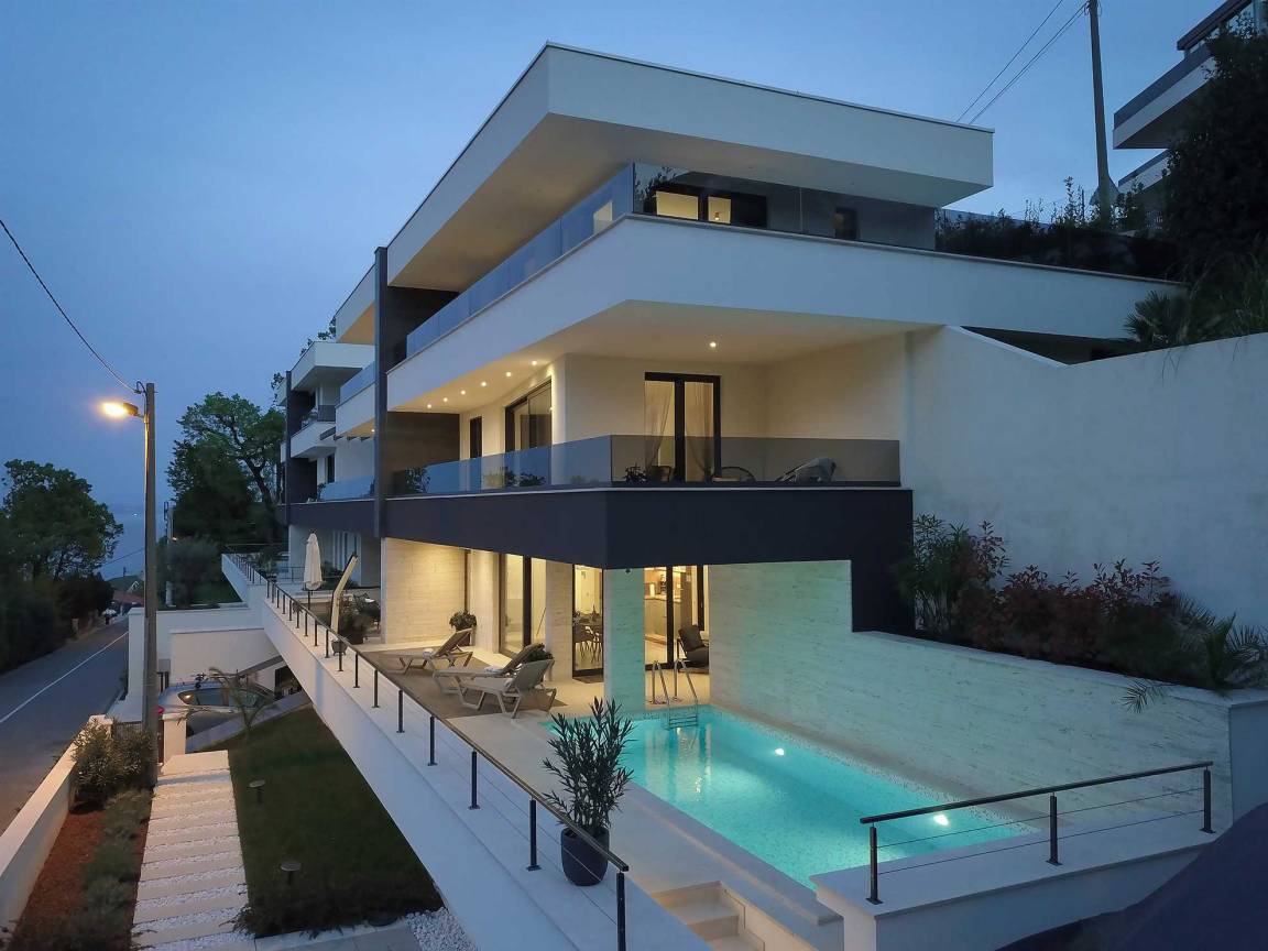 180 M² Villa ∙ 3 Makuuhuonetta ∙ 6 Vierasta - Lovran