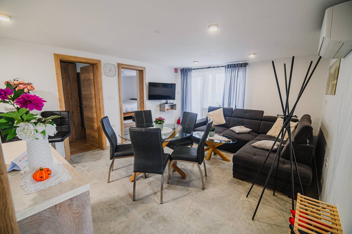 50 M² Apartment ∙ 2 Bedrooms ∙ 6 Guests - Slovenia