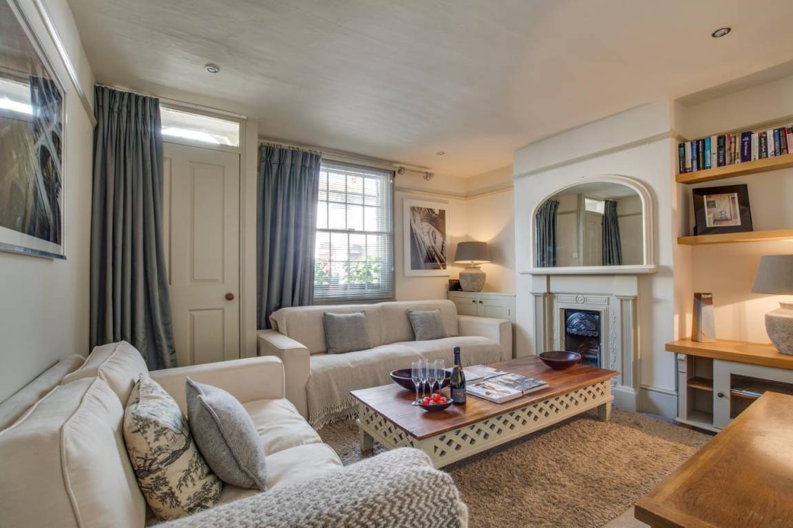 Cottage ∙ 2 Bedrooms ∙ 4 Guests - Canterbury