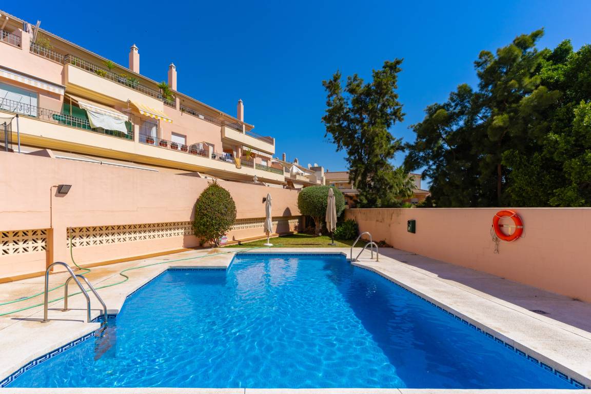 75 M² Apartment ∙ 2 Bedrooms ∙ 5 Guests - Torremolinos
