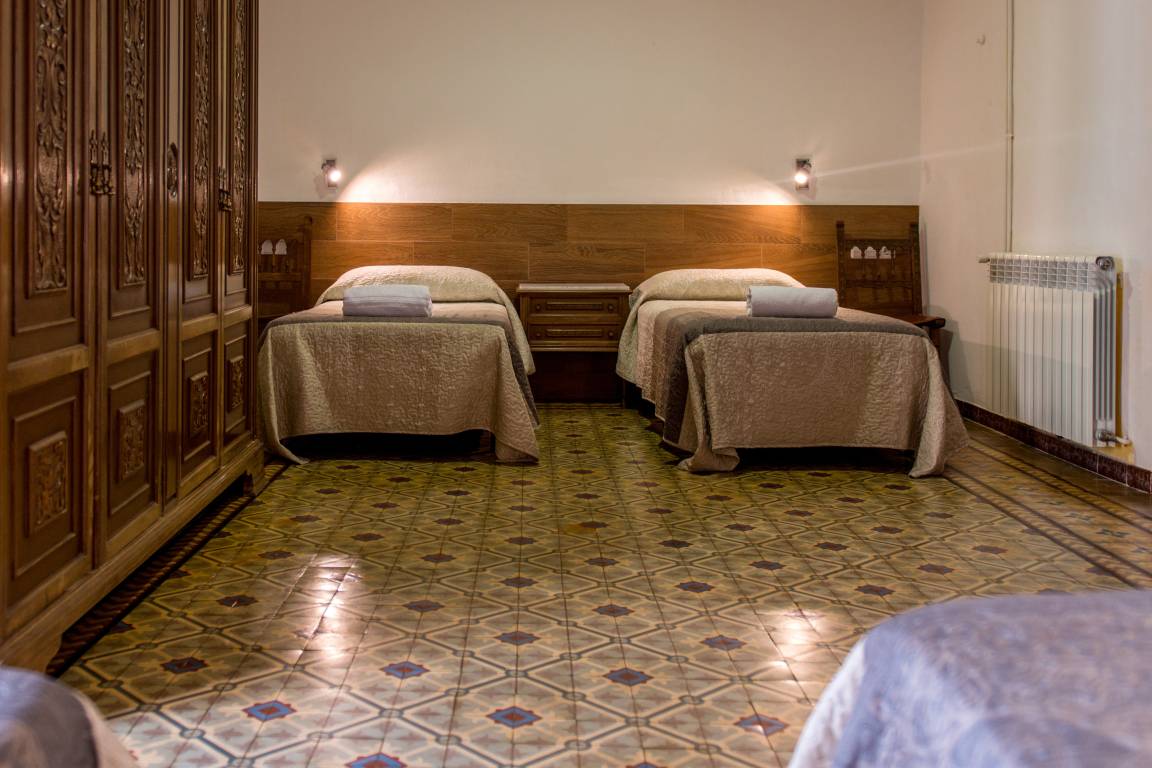 100 M² Apartamento ∙ 4 Quartos ∙ 9 Hóspedes - Tremp