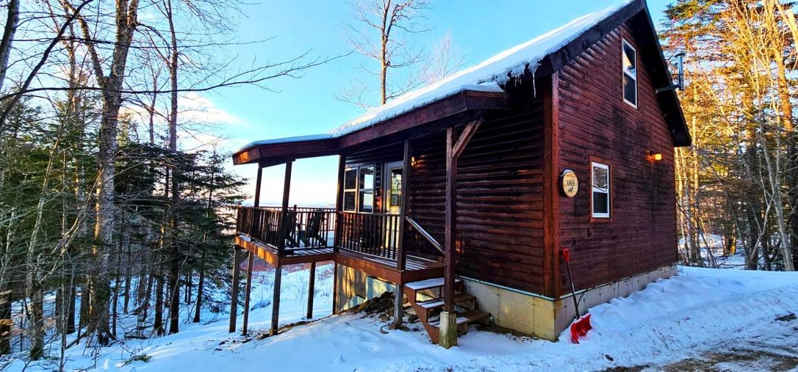House ∙ 2 Bedrooms ∙ 5 Guests - Greenville, ME
