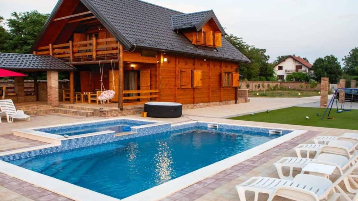 130 M² Appartement ∙ 4 Chambres ∙ 8 Personnes - Vukovar