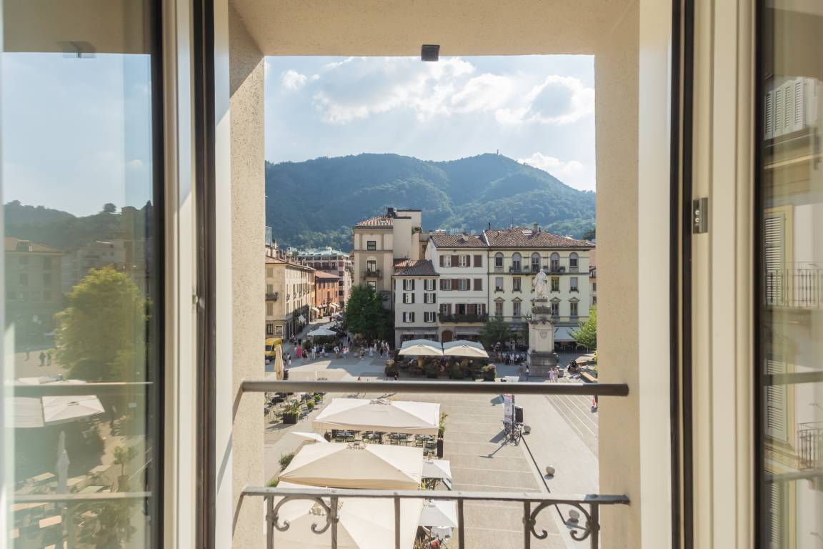 105 M² Apartment ∙ 2 Bedrooms ∙ 4 Guests - Como