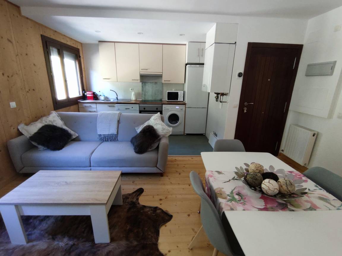 70 M² Apartament ∙ 2 Sypialnie ∙ 6 Gości - Jaca