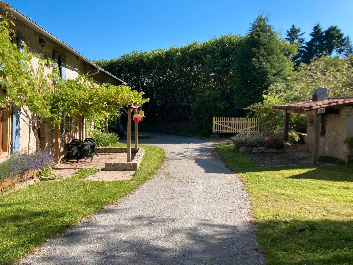 120 M² Maison De Vacances ∙ 3 Chambres ∙ 6 Personnes - Bellac