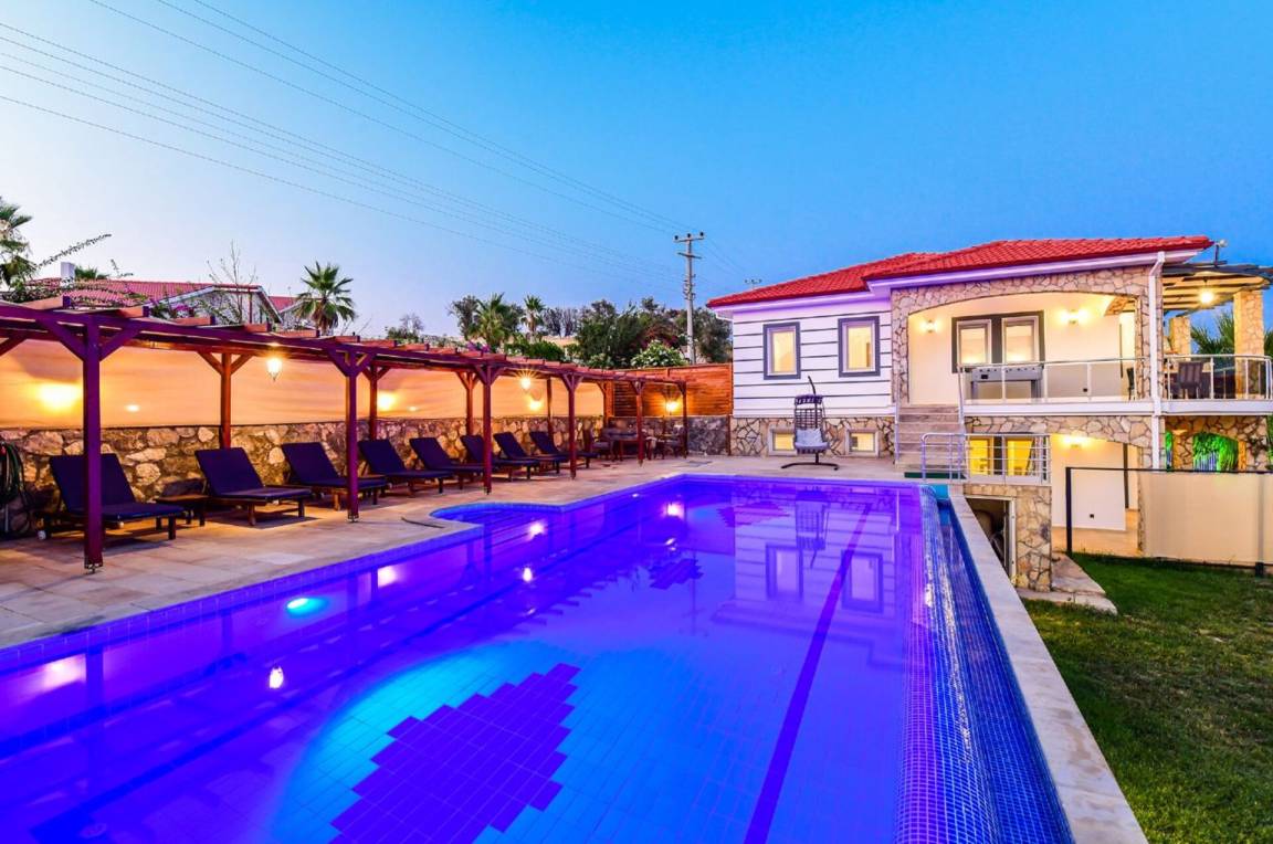 250 M² Villa ∙ 4 Bedrooms ∙ 9 Guests - Kalkan